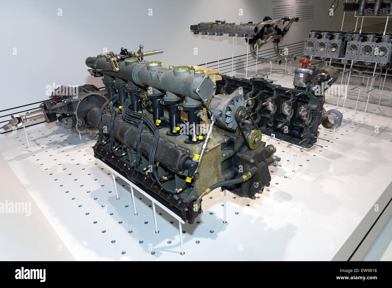 Cutaway view of the Porsche 912 engine designed for the 917-30 ...