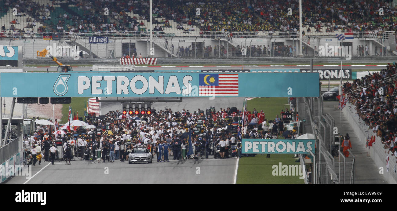 The starting grid for the 2010 Malaysian Grand Prix at Sepang ...
