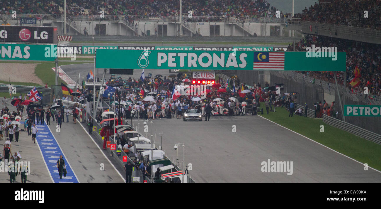 The starting grid of the 2012 Malaysian Grand Prix shows the placement ...