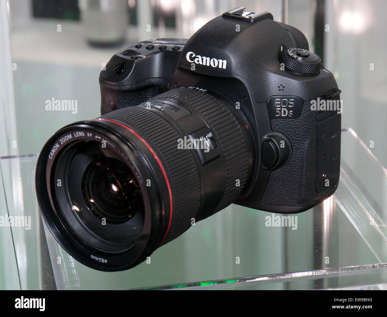 Canon eos hi-res stock photography and images - Alamy