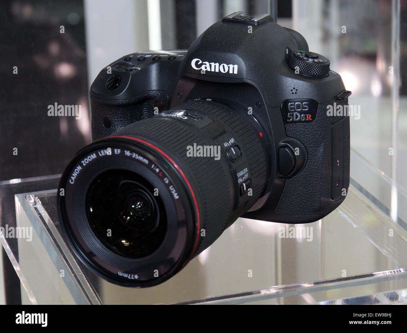 The Canon EOS 5Ds R is a high-resolution digital camera released in ...