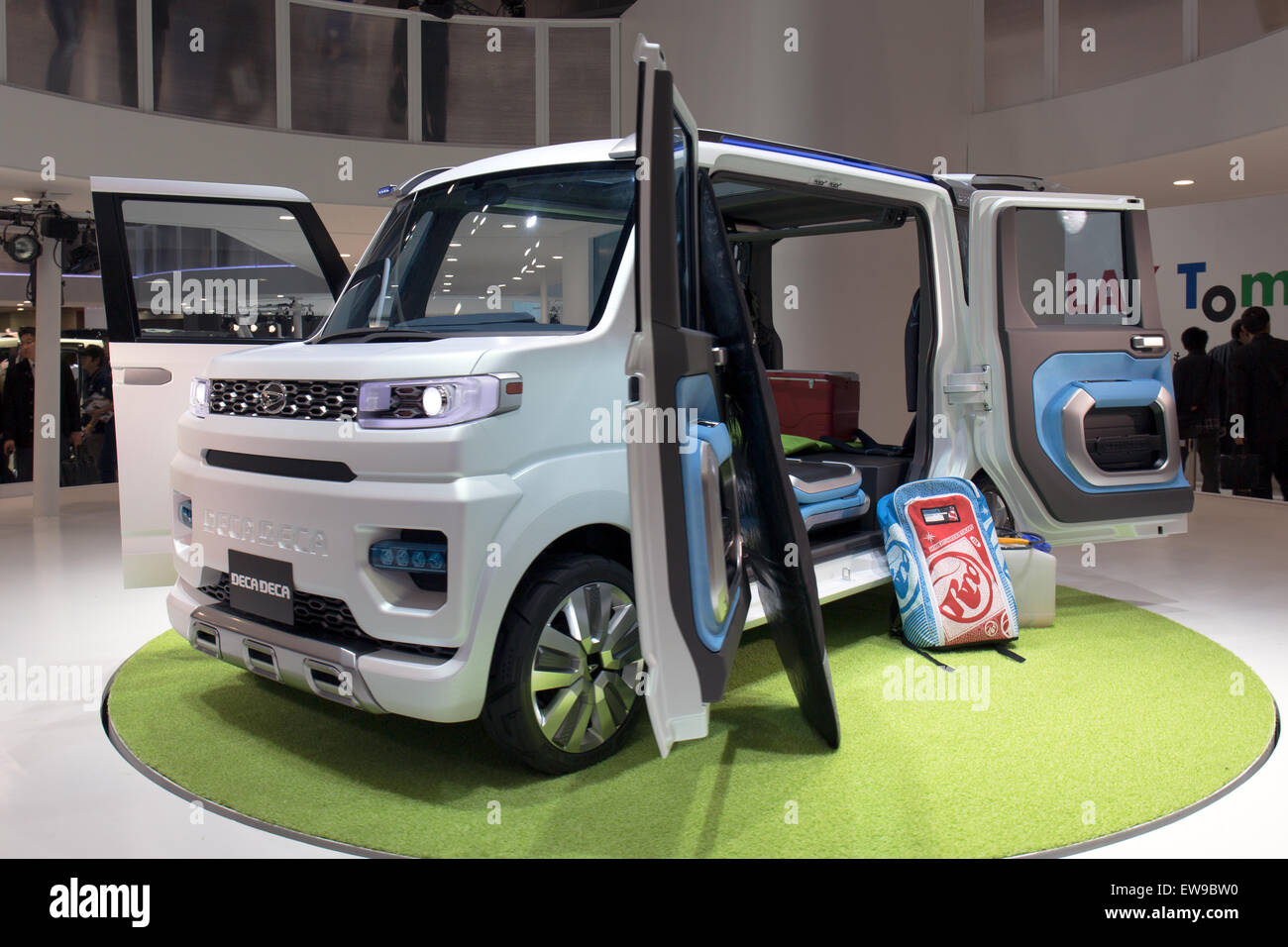 The Daihatsu Deca Deca, presented at the 2013 Tokyo Motor Show, is a ...