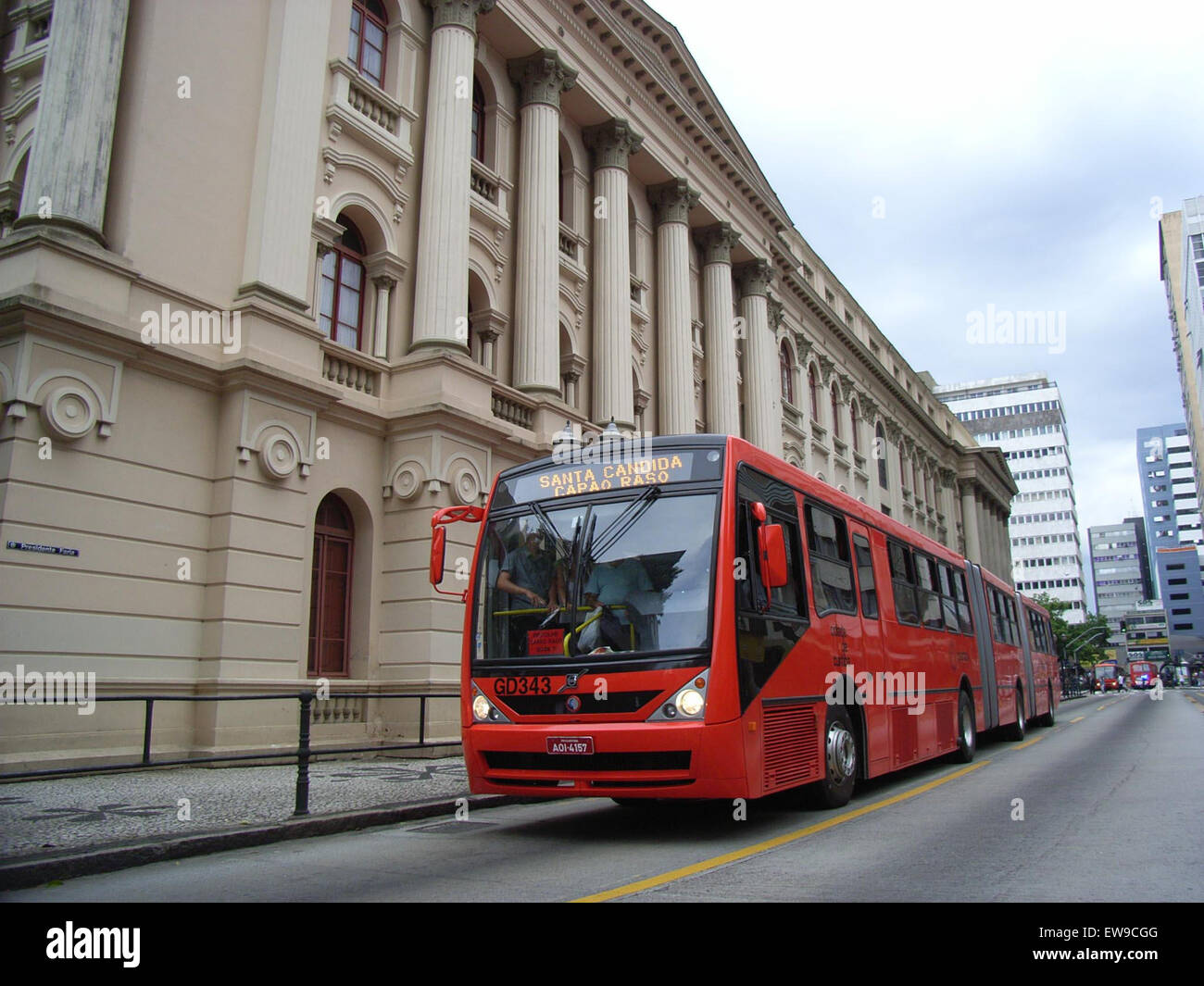 The Expresso Biarticulado is a Volvo B12M bus operating in Curitiba ...