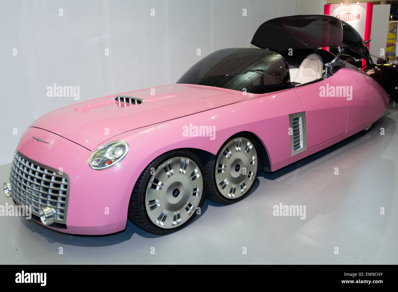 Motor 1 hi-res stock photography and images - Alamy