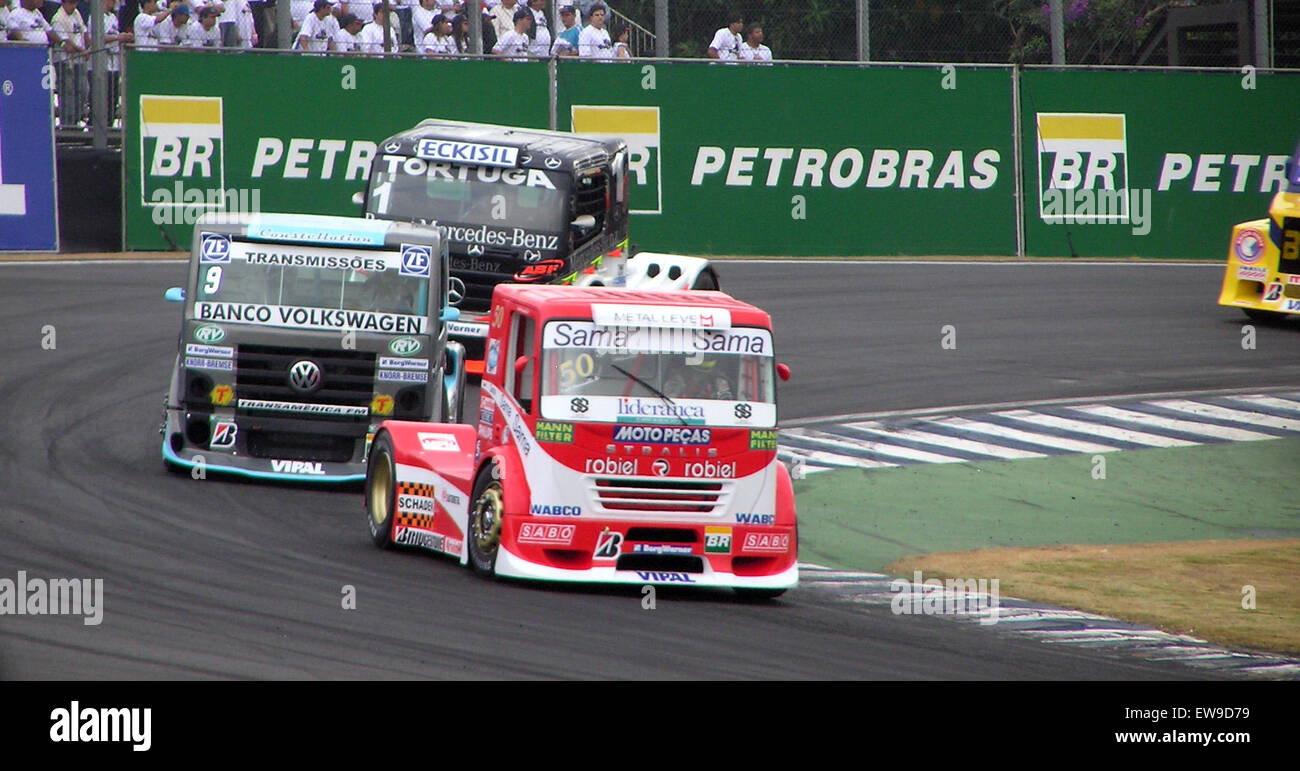 In the 2006 Formula Truck race at Interlagos, the Iveco truck led the ...