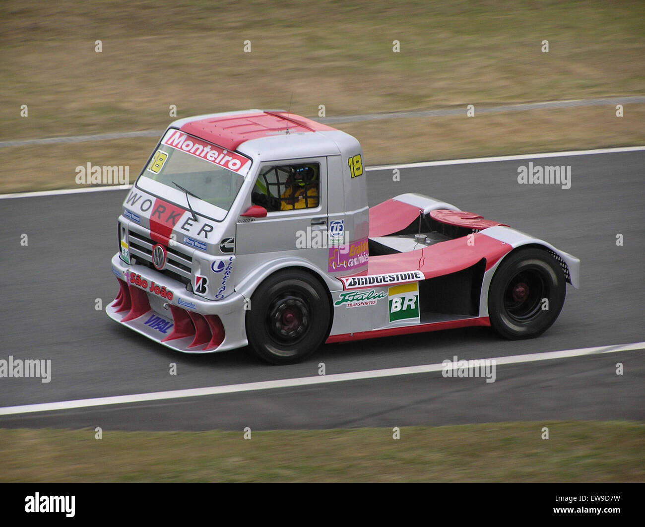 The 2006 Formula Truck race featuring the Volkswagen Monteiro showcases ...