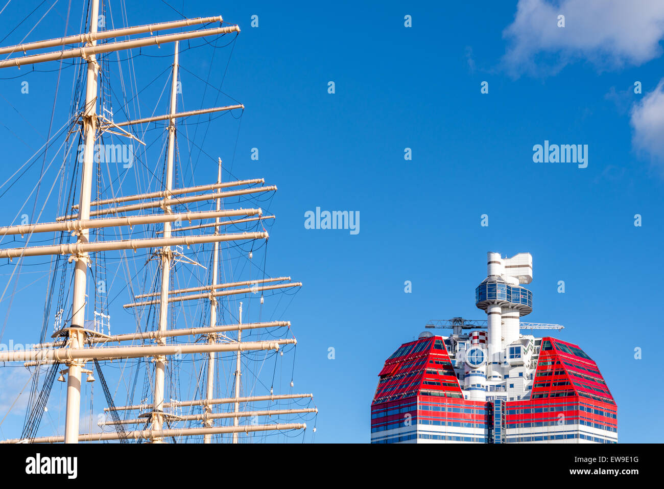 Modern masts hi-res stock photography and images - Alamy