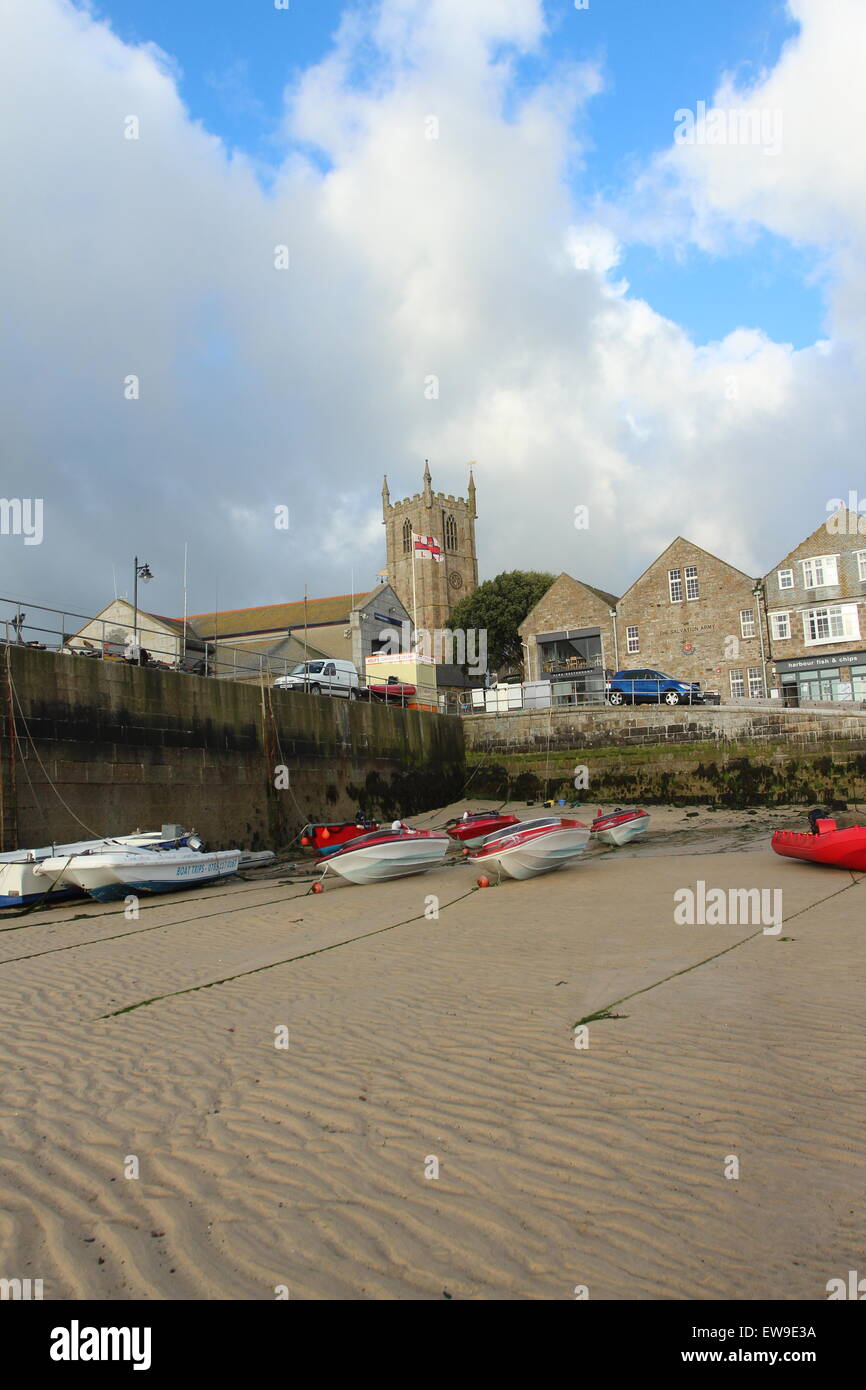 Harbour and country scenes hi-res stock photography and images - Alamy