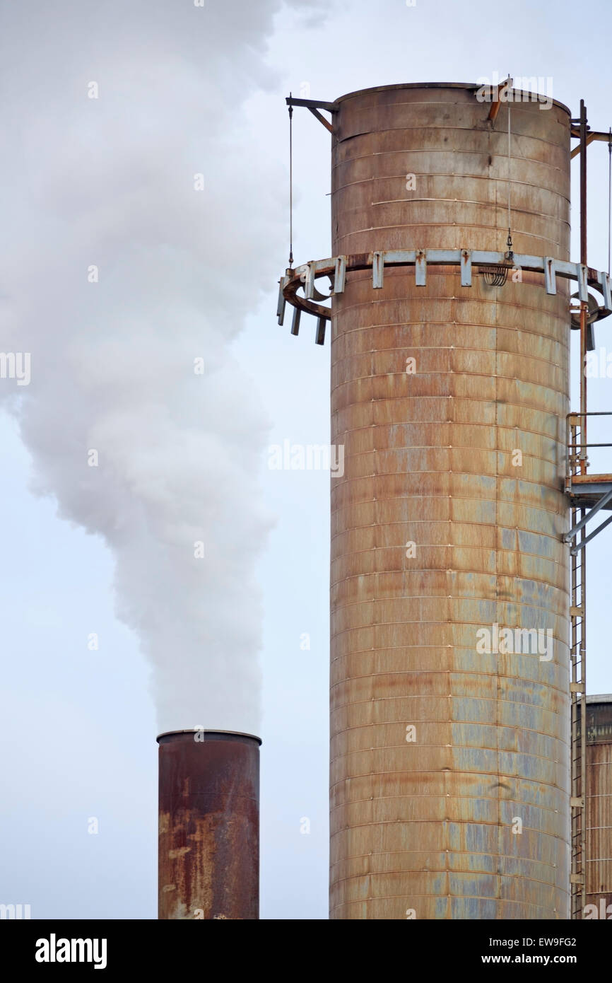 Catalyst Paper's pulp mill at Crofton, Vancouver Island, British ...