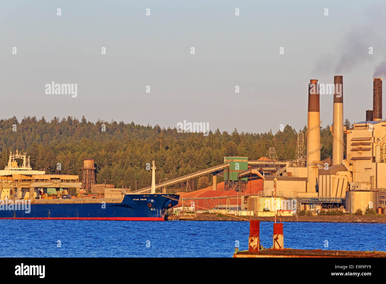 Harmac pulp mill hi-res stock photography and images - Alamy