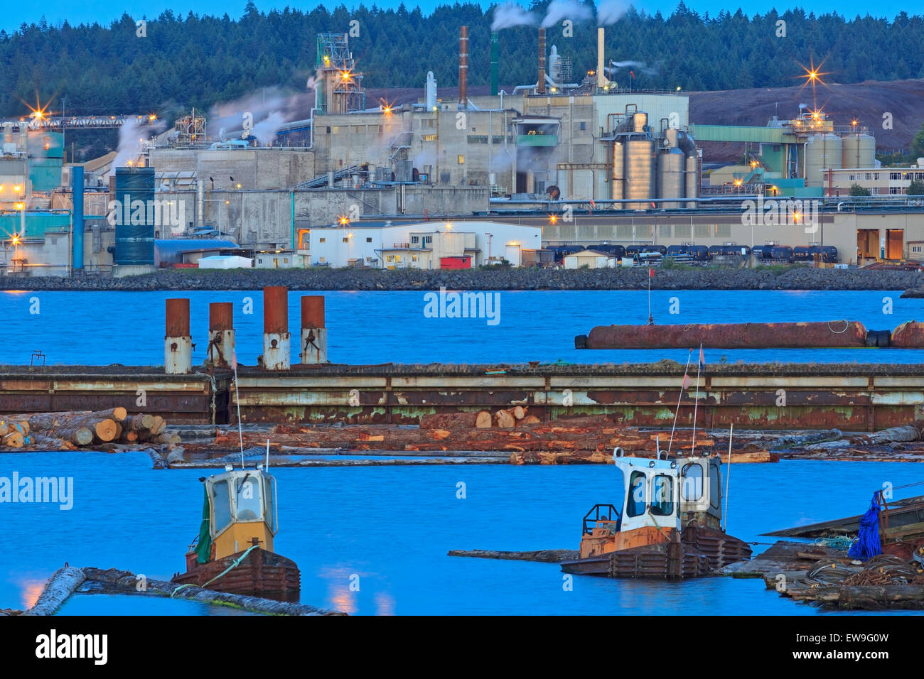 Harmac Pulp Mill, Nanaimo, Vancouver Island, British Columbia Stock ...