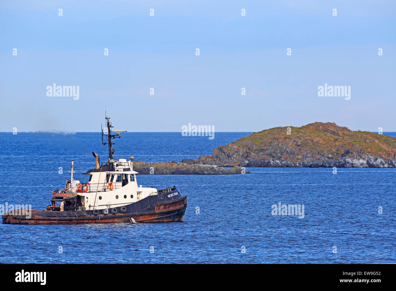 Tugboat pulling log boom in Georgia Strait, just north of Nanaimo ...