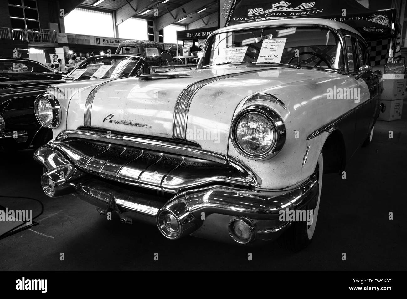 Old rusty pontiac hi-res stock photography and images - Alamy