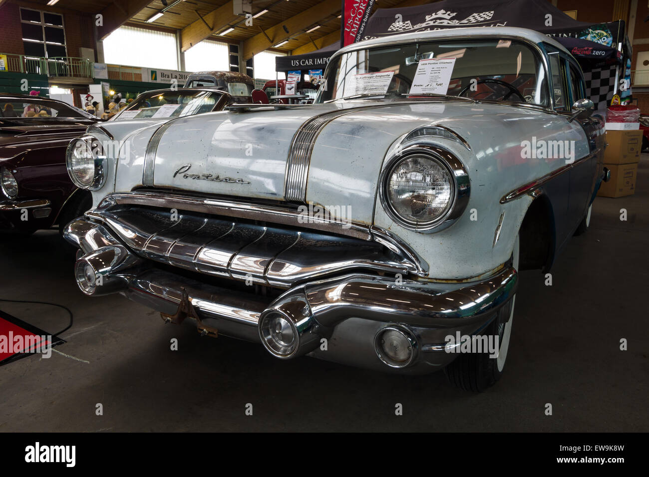 Old rusty pontiac hi-res stock photography and images - Alamy