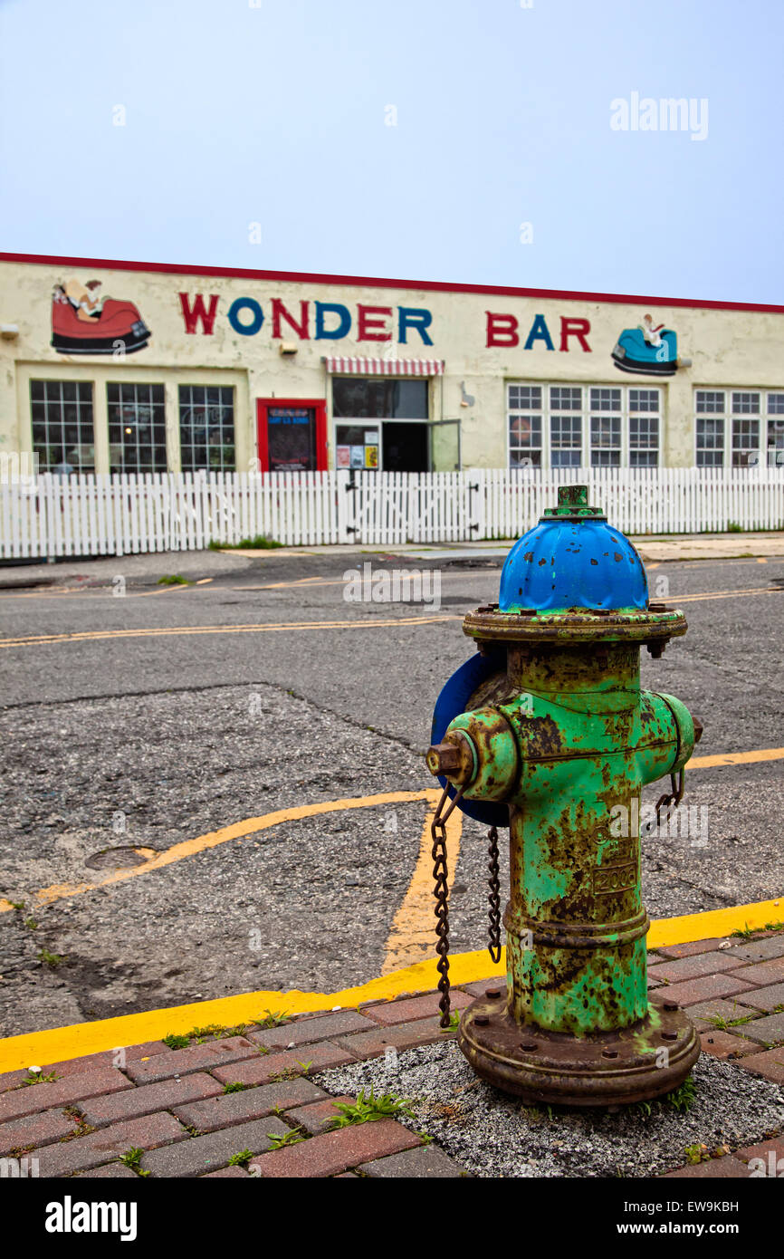 Wonder bar hi-res stock photography and images - Alamy