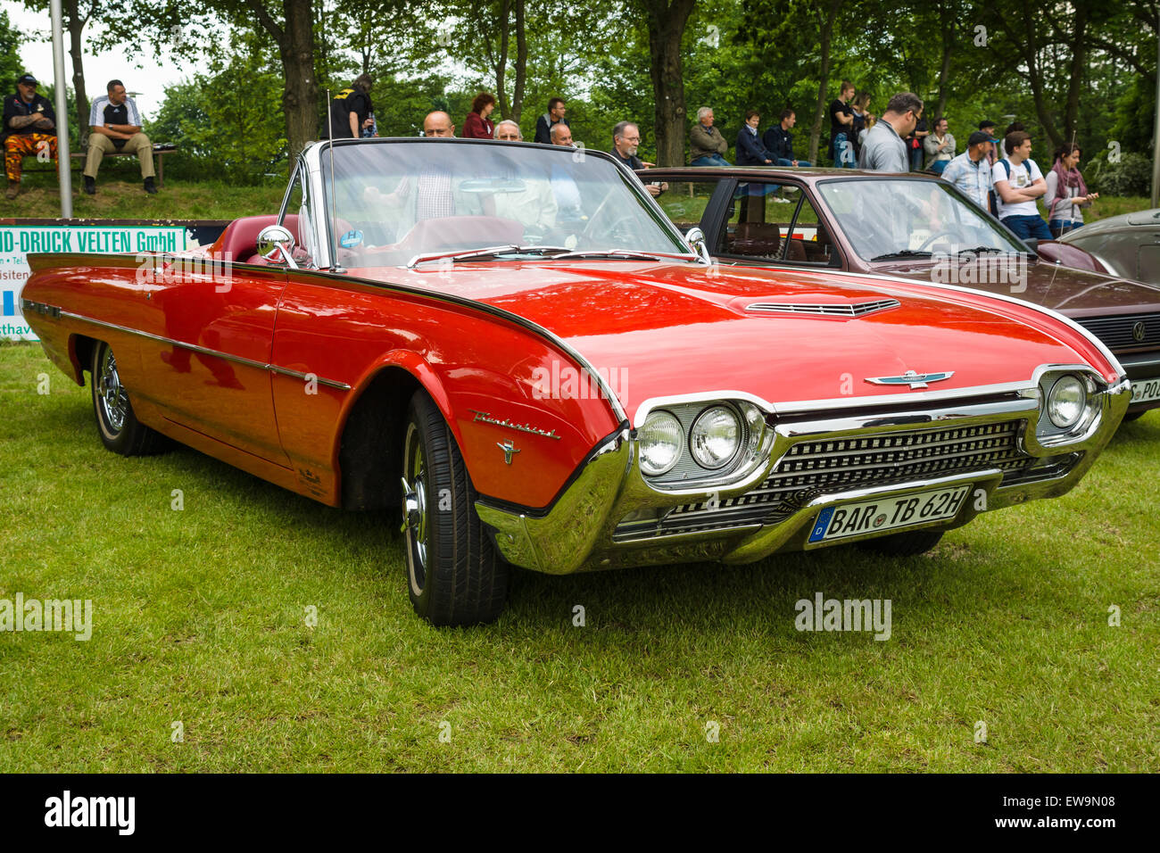 Third generation ford thunderbird hi-res stock photography and images ...