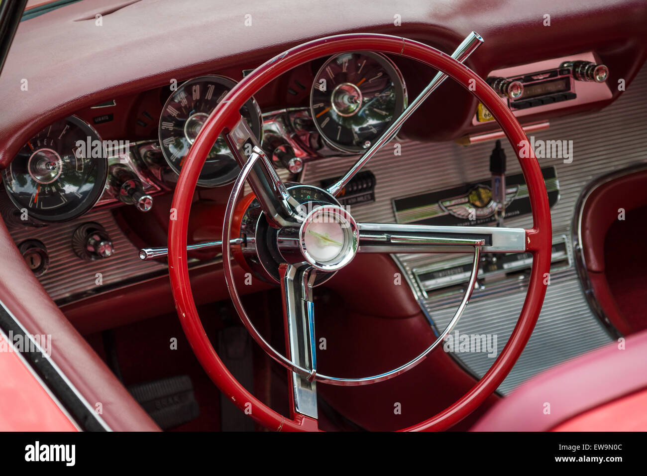 Third generation ford thunderbird hi-res stock photography and images ...
