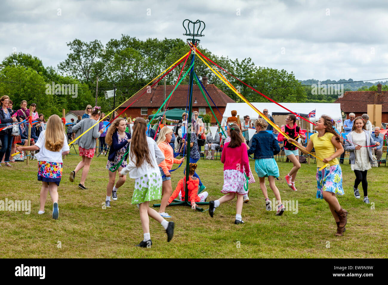 Maypole hi-res stock photography and images - Alamy