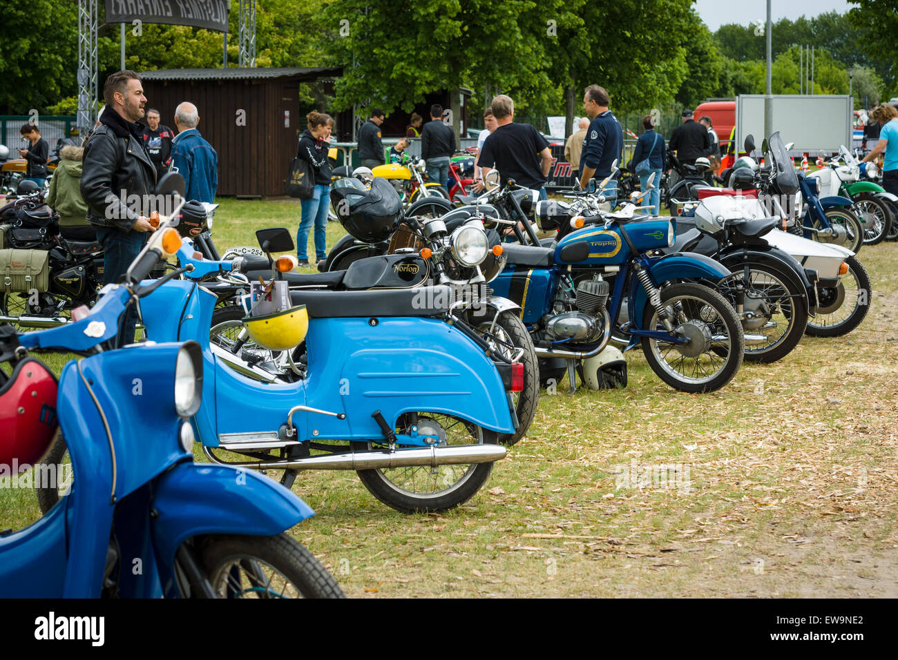 Vintage mopeds hi-res stock photography and images - Alamy