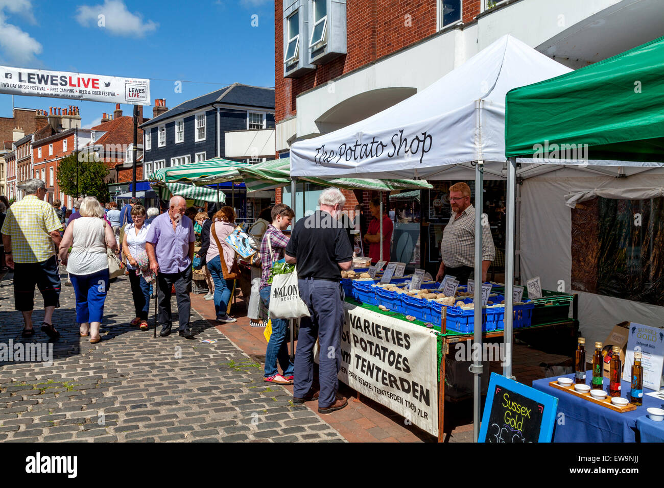 The monthly market hi-res stock photography and images - Alamy