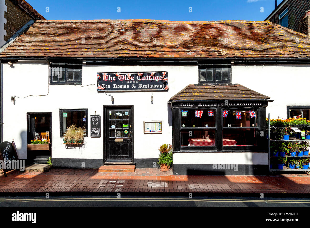 Typical tea rooms hi-res stock photography and images - Alamy