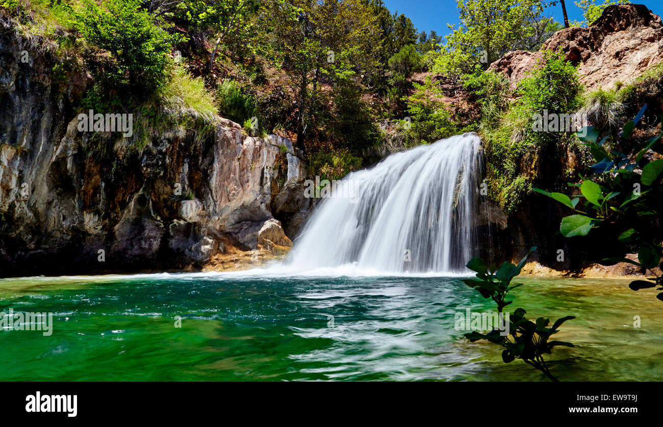 Clear water running over rocks at Fossil Creek, Arizona Stock Photo - Alamy
