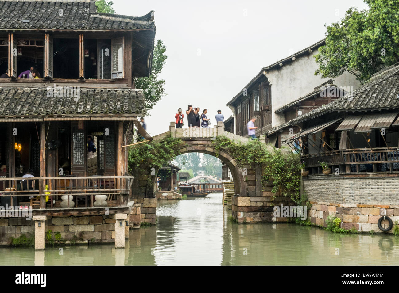 Bridge Between Two Buildings Stock Photos & Bridge Between Two ...