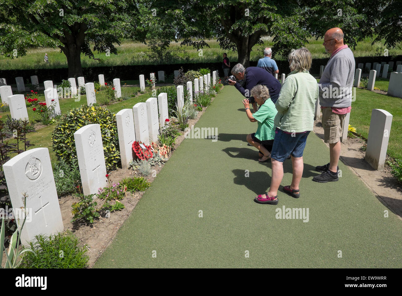 World war 1 battlefield tours hi-res stock photography and images - Alamy