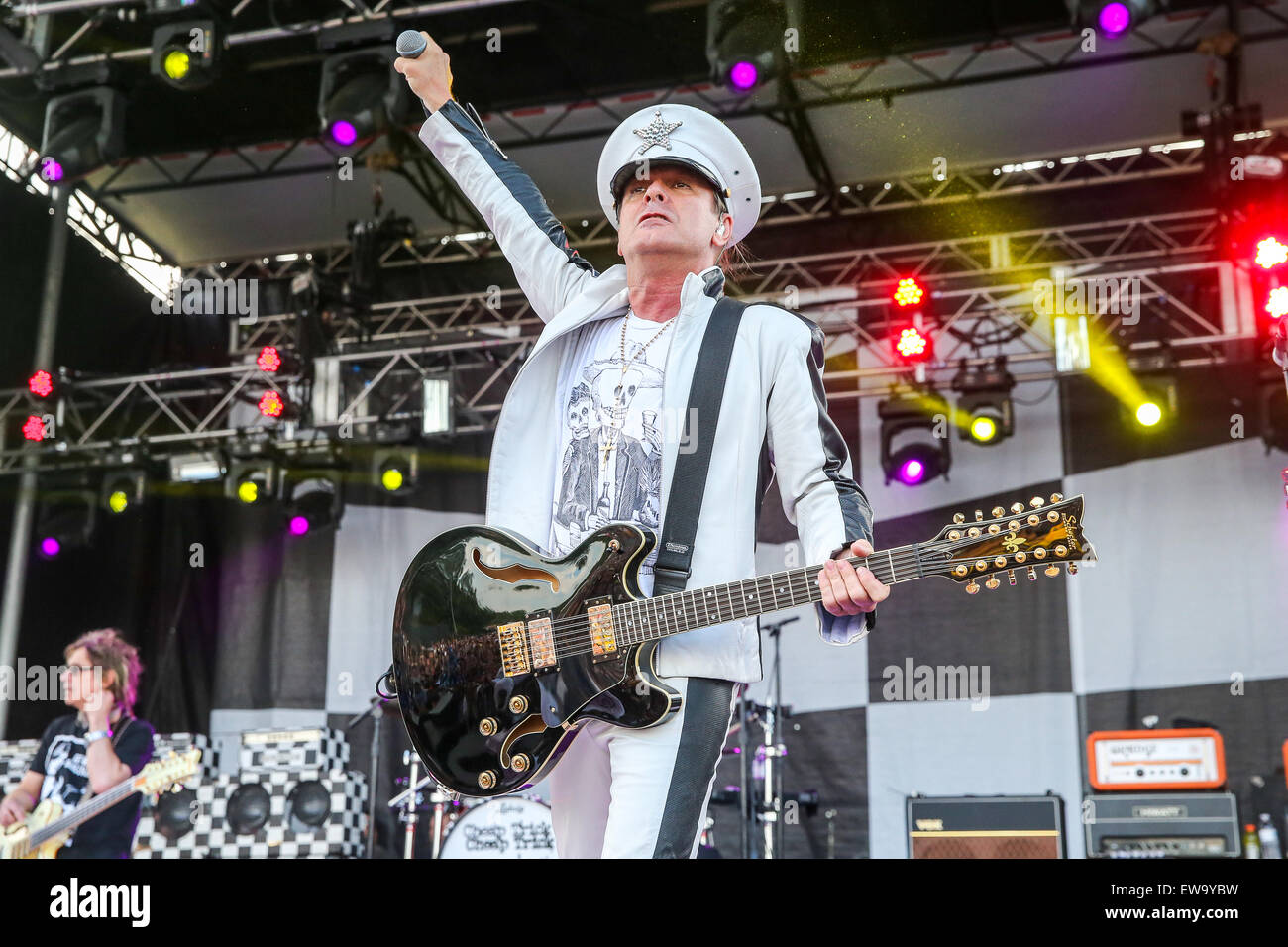 Cheap trick singer hi-res stock photography and images - Alamy