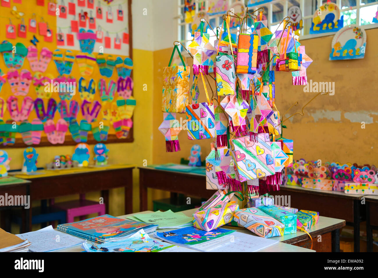 Kindergarten art hi-res stock photography and images - Alamy