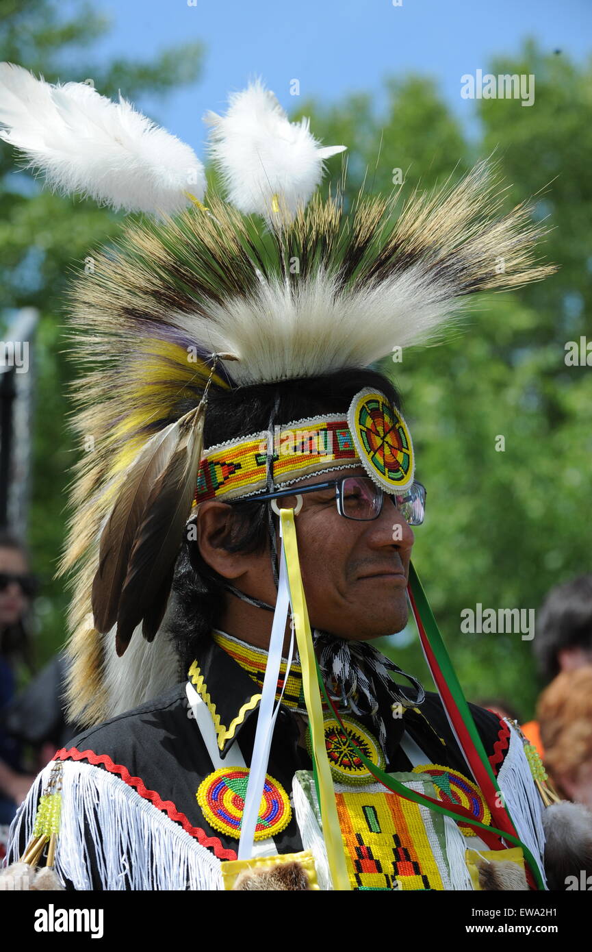 Canada native american music dance hi-res stock photography and images ...
