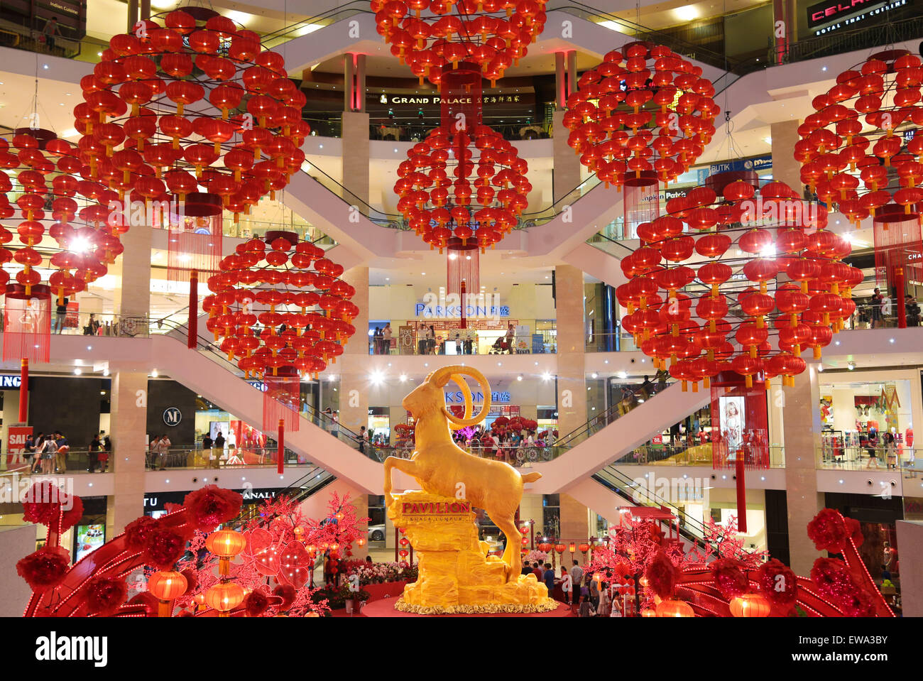 Beautiful Chinese New Year lantern decoration s at Pavillion shopping ...