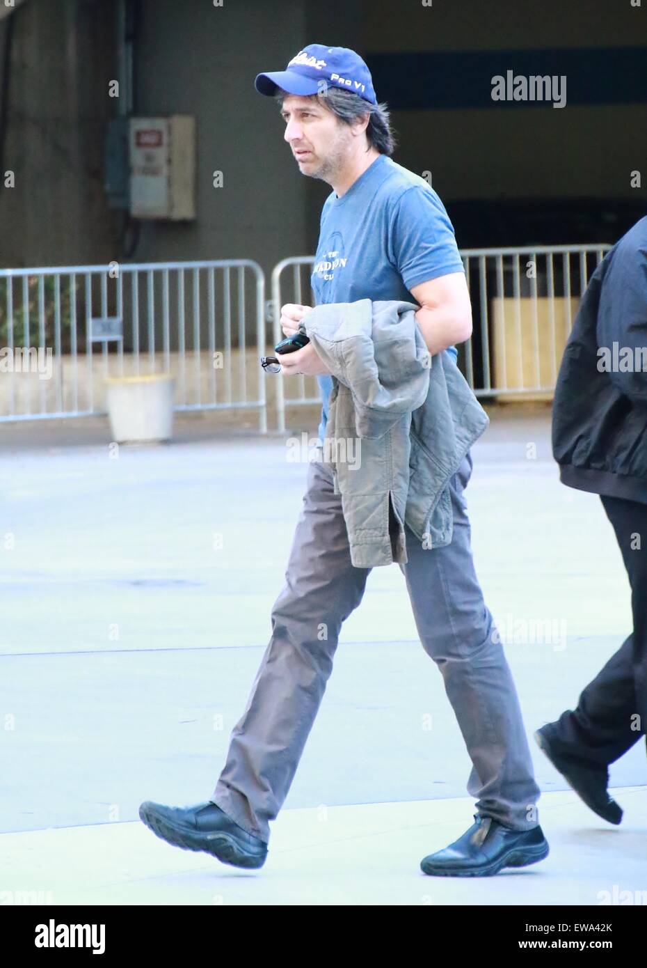 The king of queens ray romano hi-res stock photography and images - Alamy