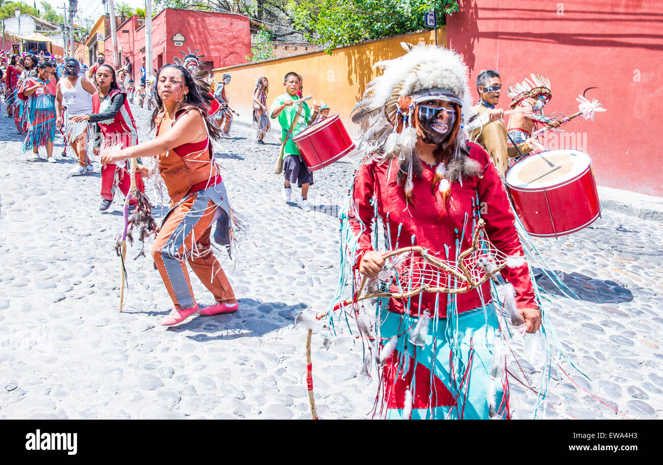 Native Americans with traditional costume participates at the festival ...