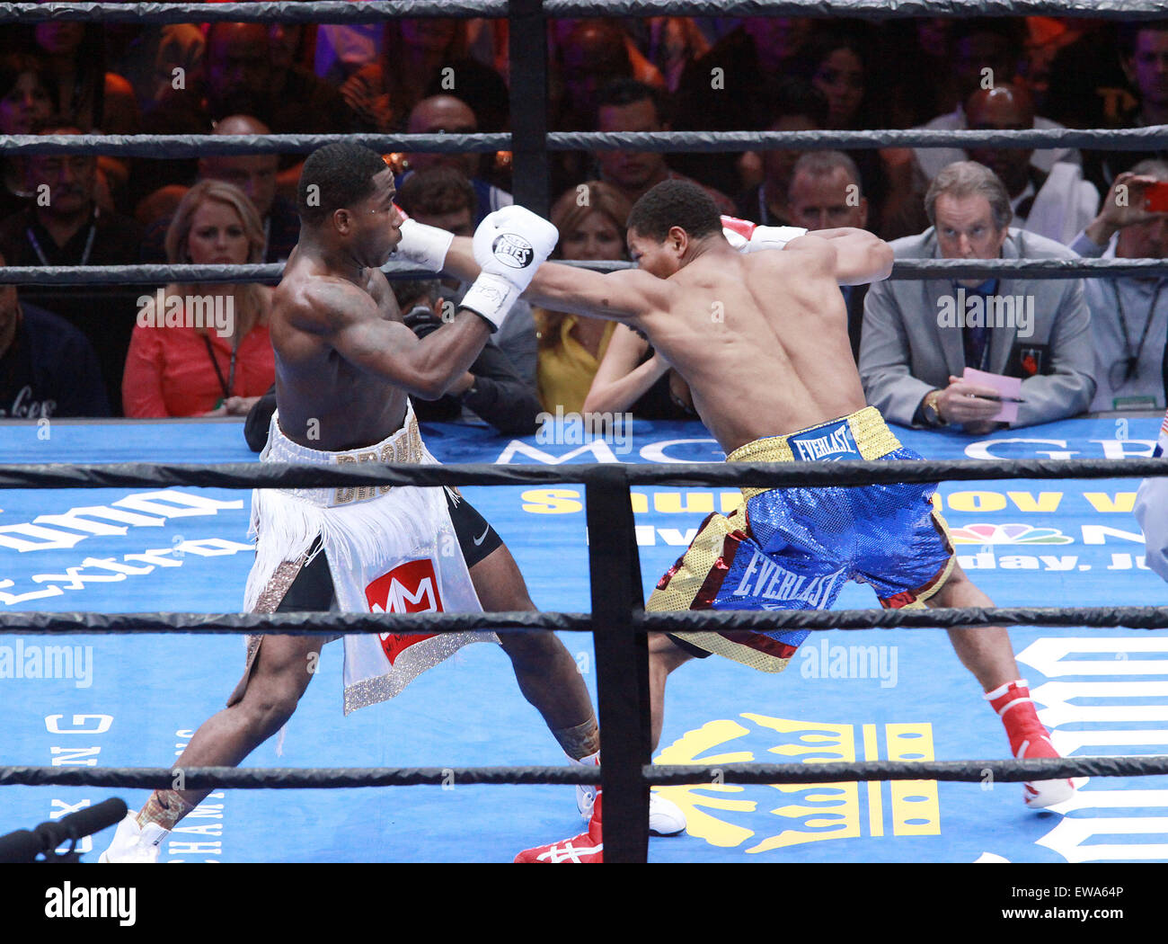 Las Vegas, Nevada, USA. 20th June, 2015. Boxers Shawn Porter and Adrien ...