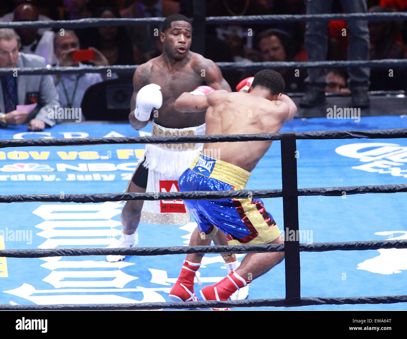 Las Vegas, Nevada, USA. 20th June, 2015. Boxers Shawn Porter and Adrien ...