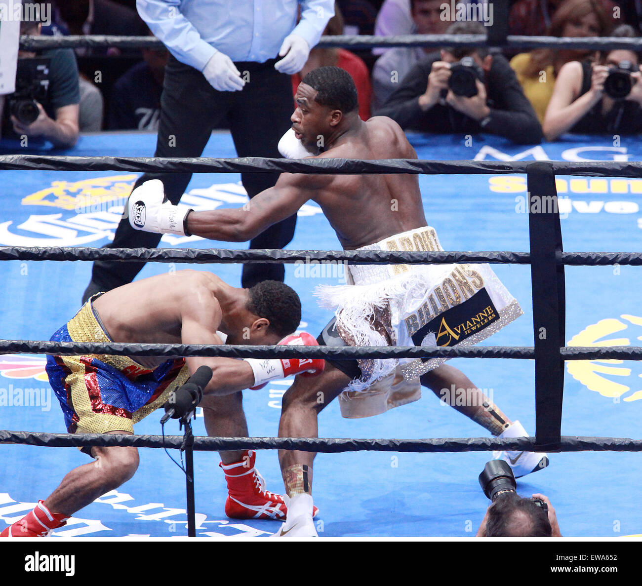 Las Vegas, Nevada, USA. 20th June, 2015. Boxers Shawn Porter and Adrien ...