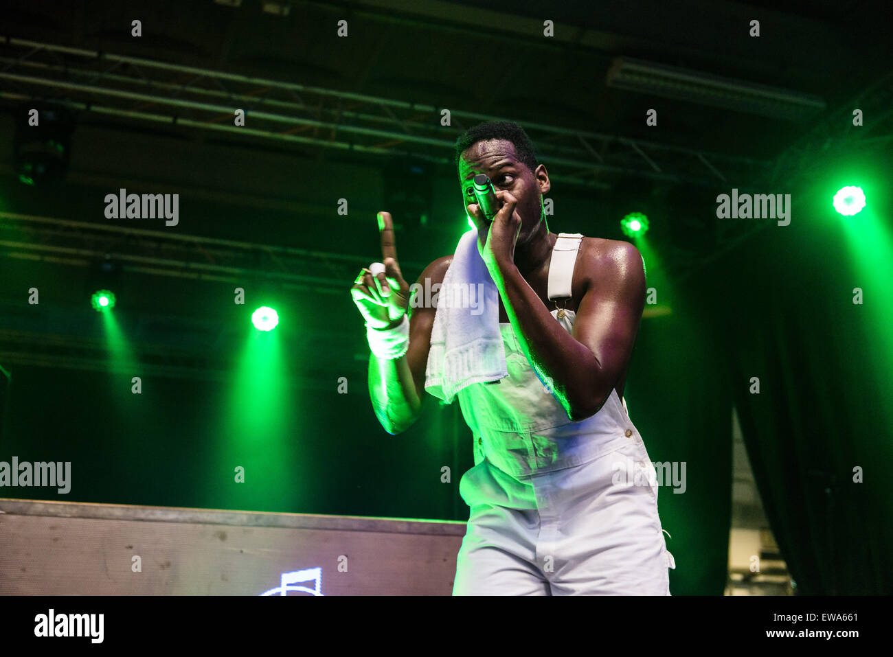 Female rapper crowd hi-res stock photography and images - Alamy