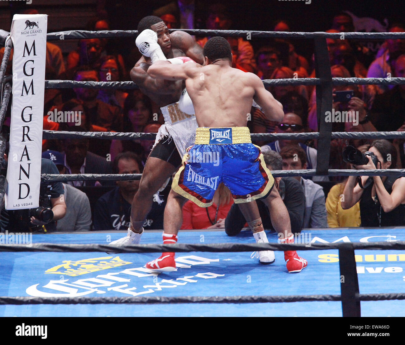 Las Vegas, Nevada, USA. 20th June, 2015. Boxers Shawn Porter and Adrien ...
