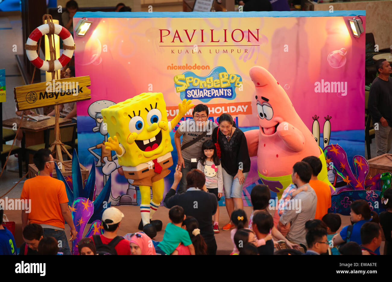 Photoshot session with Spongebob and Patrick at the Spongebob promotion ...