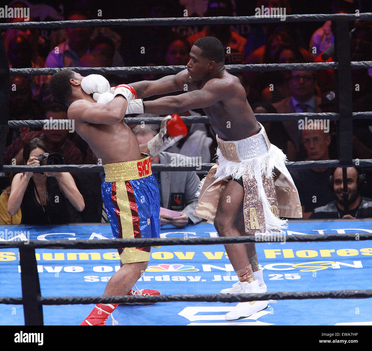 Las Vegas, Nevada, USA. 21st June, 2015. Boxers Shawn Porter and Adrien ...