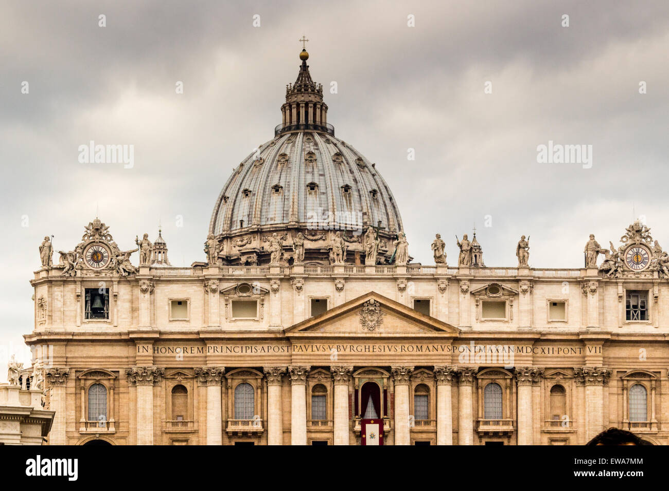 Saint Peter, Basilica in Vatican City: dome and facade Stock Photo - Alamy