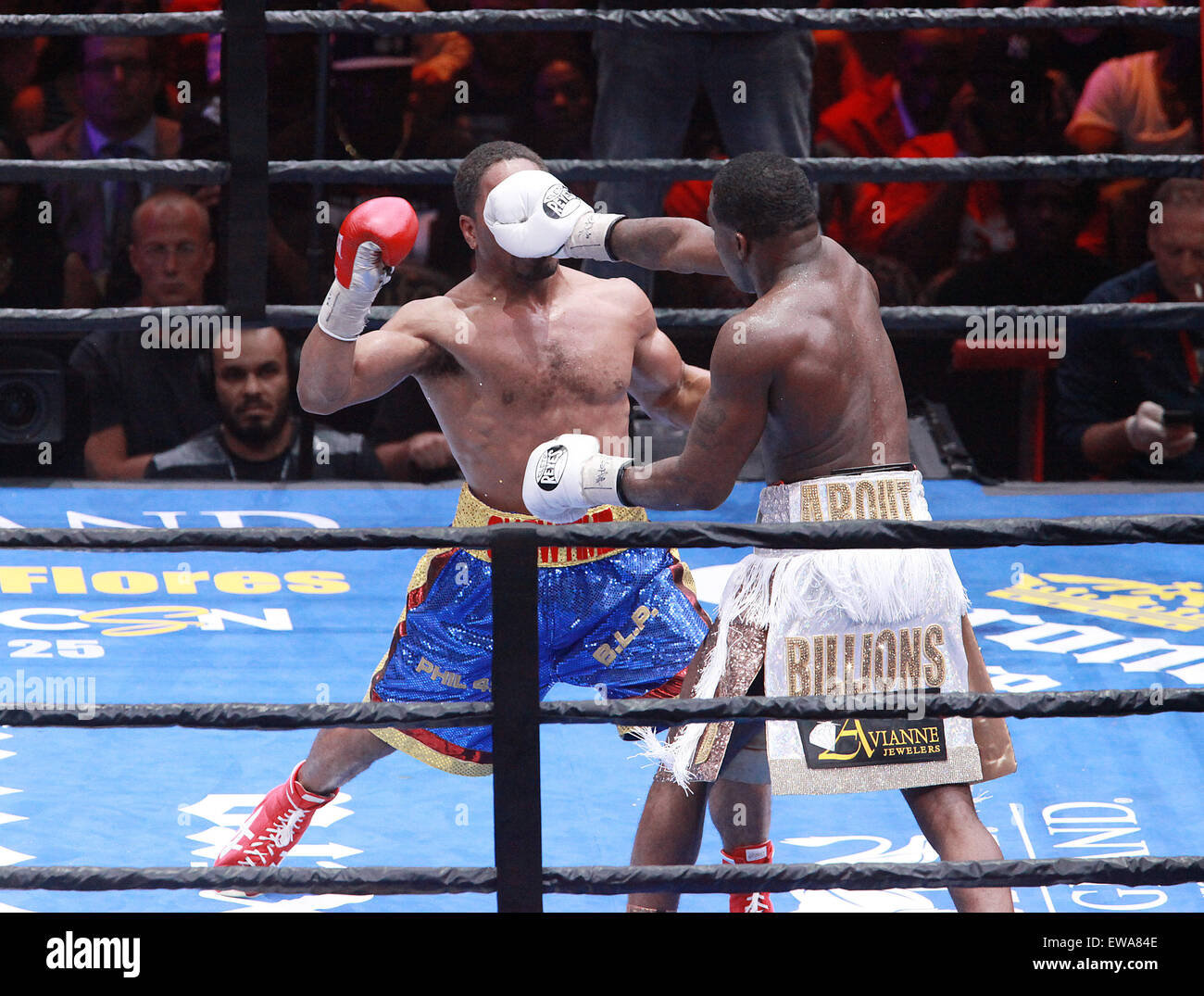 Las Vegas, Nevada, USA. 21st June, 2015. Boxers Shawn Porter and Adrien ...