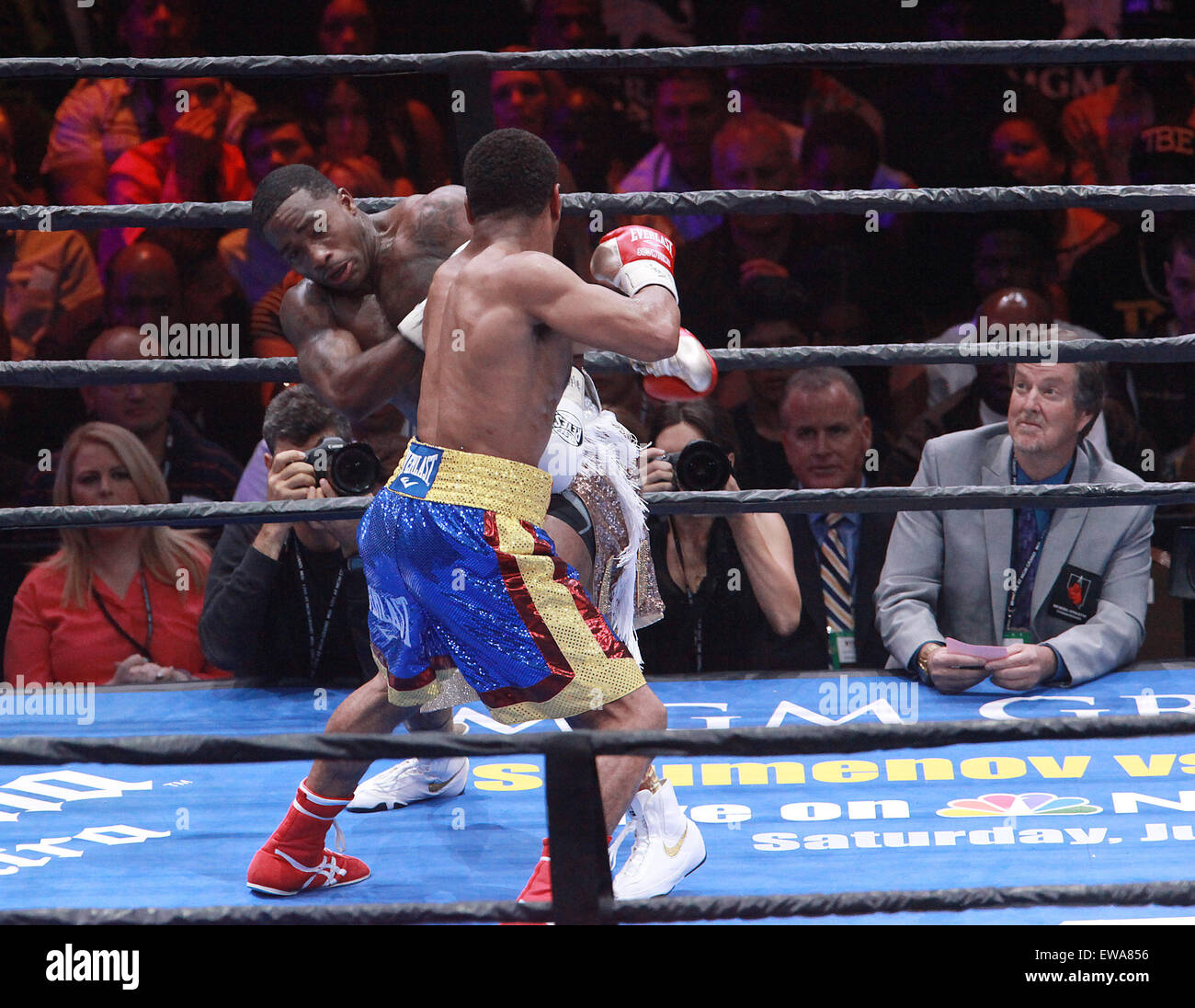 Las Vegas, Nevada, USA. 21st June, 2015. Boxers Shawn Porter and Adrien ...