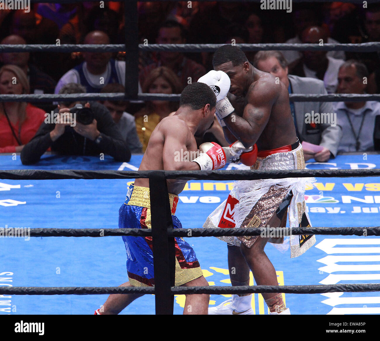 Las Vegas, Nevada, USA. 21st June, 2015. Boxers Shawn Porter and Adrien ...