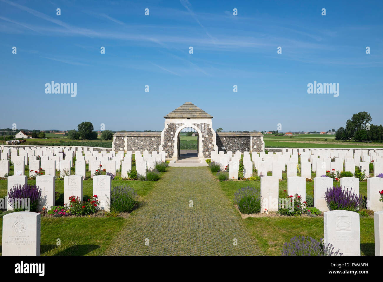 Tyne Cot cemetery close to Ypres in Belgium Stock Photo - Alamy