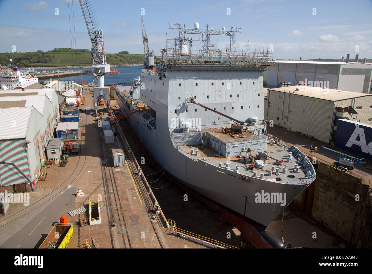 Royal fleet auxiliary ship rfa mounts bay hi-res stock photography and ...