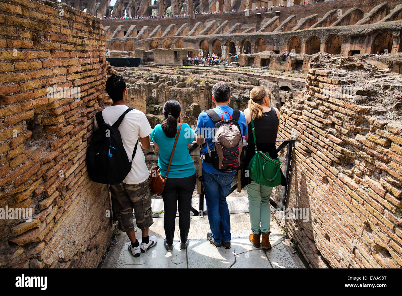 Tourists admiring the Colosseum in Rome Stock Photo - Alamy