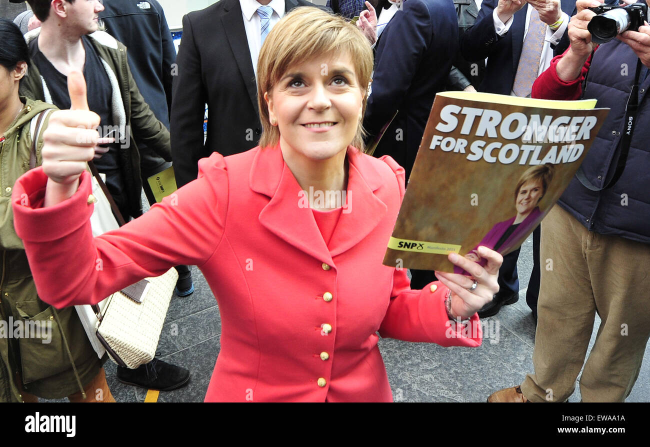 Nicola Sturgeon sets out SNP manifesto Featuring: Atmosphere, Nicola ...