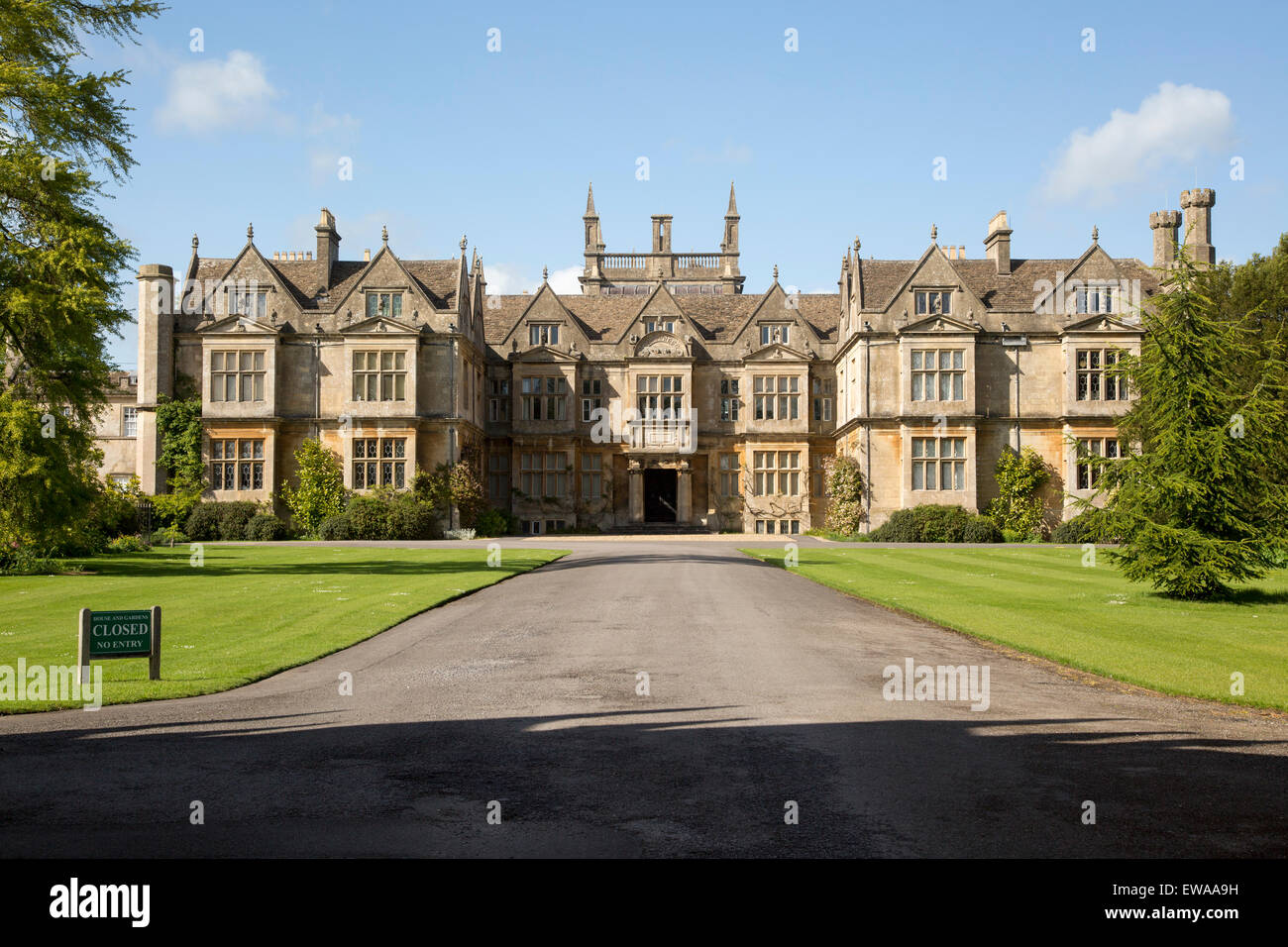 Historic building corsham court hi-res stock photography and images - Alamy